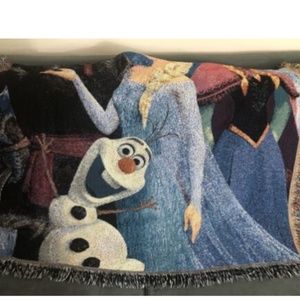 Disney | Bedding | Disney Frozen Tapestry Throw Blanket Anna Elsa Olaf ...